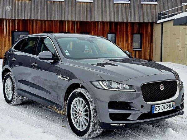 Grey Jaguar E-Pace 2017 in Taurage, with an engine capacity of 2.00 L and mileage of 150 thousand km for 10900 €, photo 3 on AUTOMOTO.COM.LV