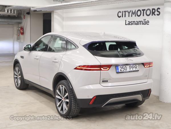 Pelēks Jaguar E-Pace 2018 Tallina, ar dzinēja tilpumu 2.00 L un nobraukumu 131 tūkst. km par 16900 €, foto 4 vietnē AUTOMOTO.COM.LV