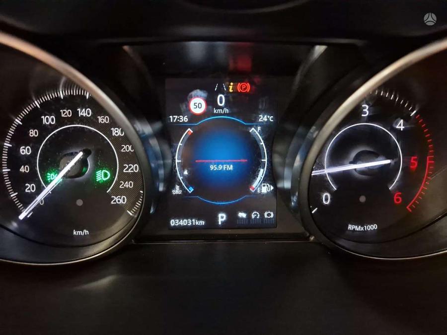 Jaguar E-Pace 2019 Viļņa, ar dzinēja tilpumu 2.00 L un nobraukumu 34 tūkst. km par 17350 €, foto 15 vietnē AUTOMOTO.COM.LV