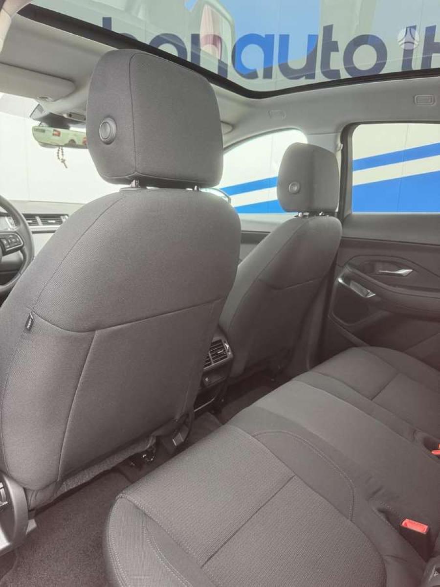 Sarkans Jaguar E-Pace 2018 Kauņa, ar dzinēja tilpumu 2.00 L un nobraukumu 185 tūkst. km par 13750 €, foto 10 vietnē AUTOMOTO.COM.LV
