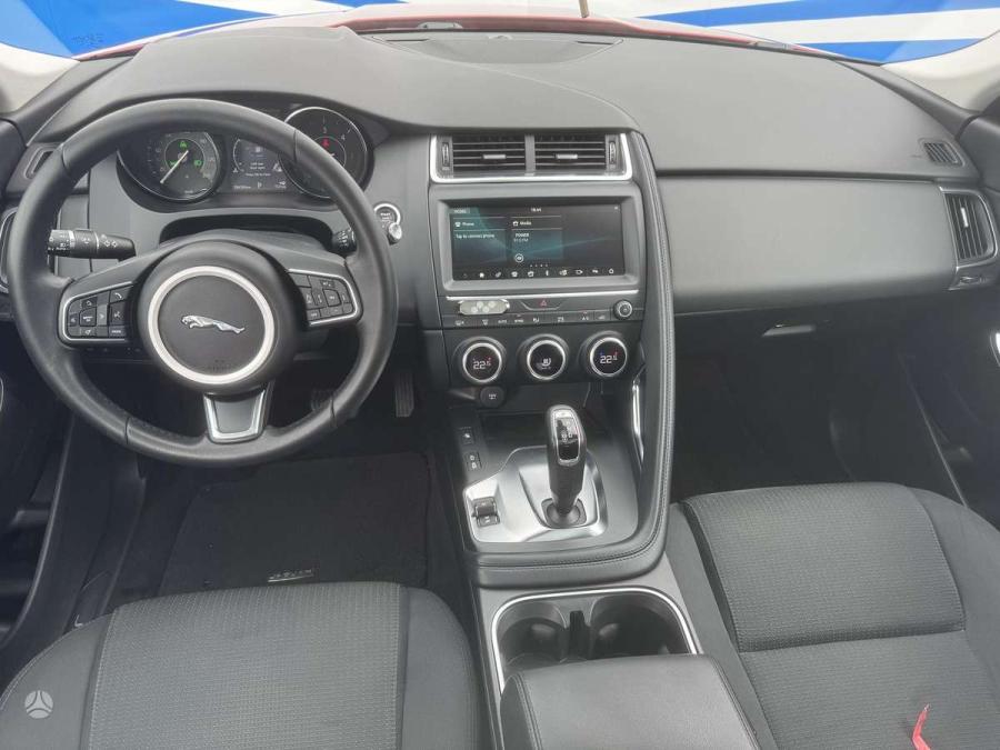 Sarkans Jaguar E-Pace 2018 Kauņa, ar dzinēja tilpumu 2.00 L un nobraukumu 185 tūkst. km par 13750 €, foto 11 vietnē AUTOMOTO.COM.LV