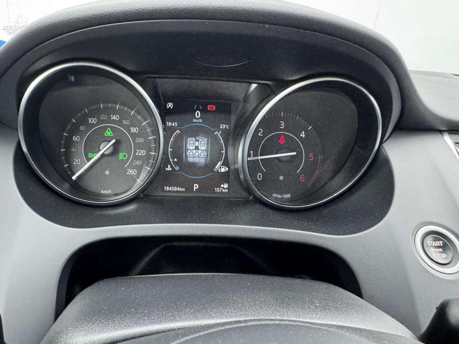 Sarkans Jaguar E-Pace 2018 Kauņa, ar dzinēja tilpumu 2.00 L un nobraukumu 185 tūkst. km par 13750 €, foto 14 vietnē AUTOMOTO.COM.LV