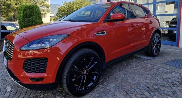 Sarkans Jaguar E-Pace 2019 Kauņa, ar dzinēja tilpumu 2.00 L un nobraukumu 94 tūkst. km par 13950 €, foto 1 vietnē AUTOMOTO.COM.LV