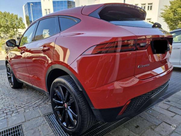 Sarkans Jaguar E-Pace 2019 Kauņa, ar dzinēja tilpumu 2.00 L un nobraukumu 94 tūkst. km par 13950 €, foto 3 vietnē AUTOMOTO.COM.LV