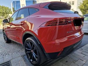 Red Jaguar E-Pace 2019 in Kaunas, with an engine capacity of 2.00 L and mileage of 94 thousand km for 13950 €, photo 3 on AUTOMOTO.COM.LV