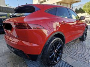 Red Jaguar E-Pace 2019 in Kaunas, with an engine capacity of 2.00 L and mileage of 94 thousand km for 13950 €, photo 4 on AUTOMOTO.COM.LV