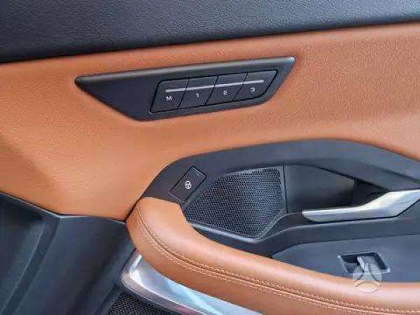 Sarkans Jaguar E-Pace 2019 Kauņa, ar dzinēja tilpumu 2.00 L un nobraukumu 94 tūkst. km par 13950 €, foto 10 vietnē AUTOMOTO.COM.LV