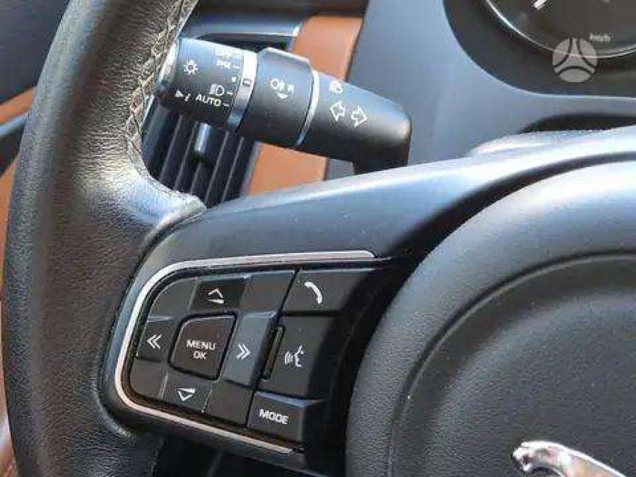 Red Jaguar E-Pace 2019 in Kaunas, with an engine capacity of 2.00 L and mileage of 94 thousand km for 13950 €, photo 16 on AUTOMOTO.COM.LV