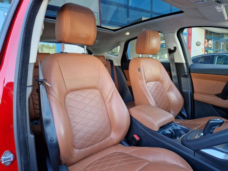Red Jaguar E-Pace 2019 in Kaunas, with an engine capacity of 2.00 L and mileage of 94 thousand km for 13950 €, photo 19 on AUTOMOTO.COM.LV