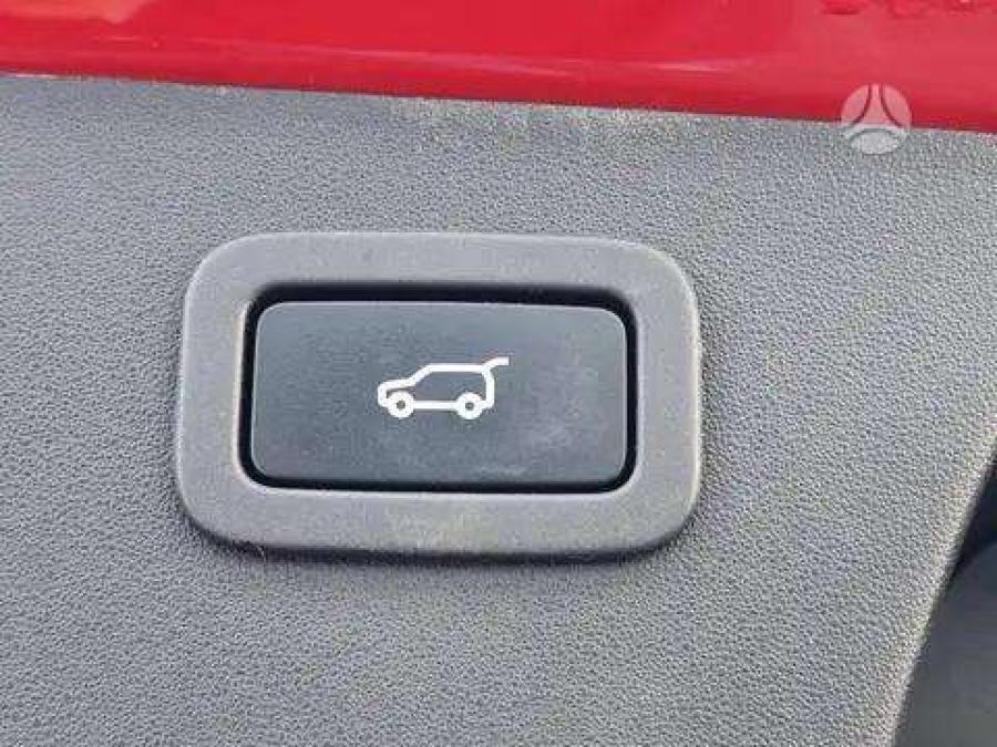 Red Jaguar E-Pace 2019 in Kaunas, with an engine capacity of 2.00 L and mileage of 94 thousand km for 13950 €, photo 21 on AUTOMOTO.COM.LV