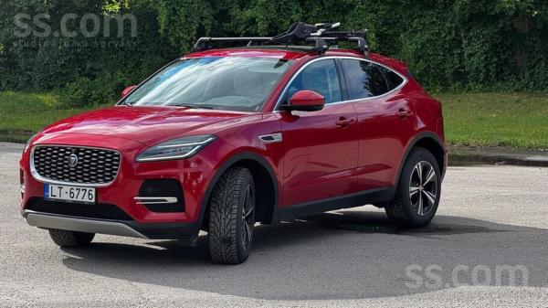 Красный Ягуар E-Pace 2021 в Рига, объемом двигателя 2.00 л и пробегом 65 тыс. км за 35000 €, фото 1 на AUTOMOTO.COM.LV