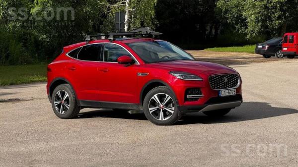 Красный Ягуар E-Pace 2021 в Рига, объемом двигателя 2.00 л и пробегом 65 тыс. км за 35000 €, фото 2 на AUTOMOTO.COM.LV