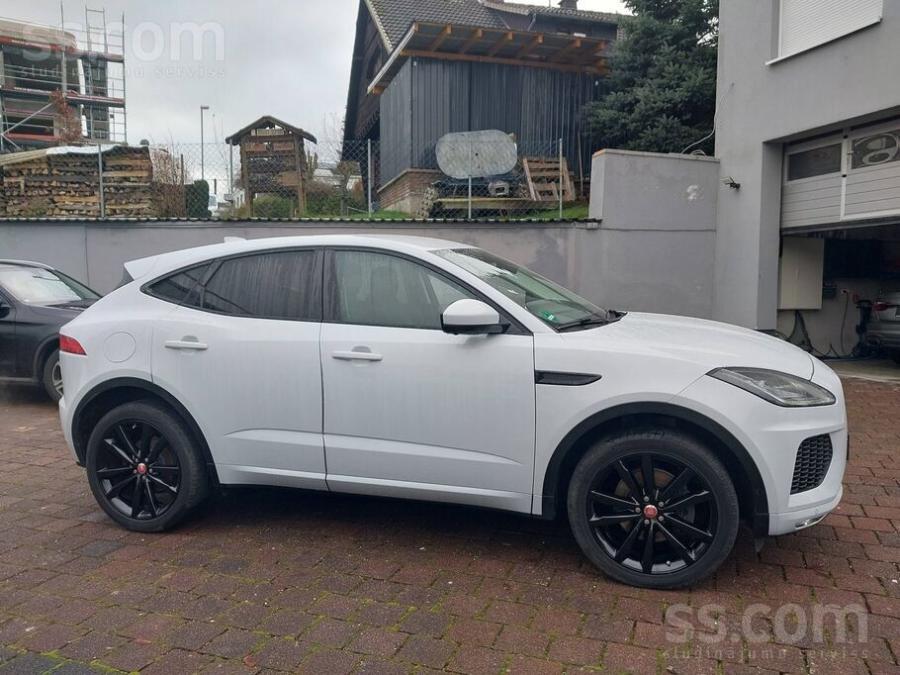 White Jaguar E-Pace 2018 in Riga, with an engine capacity of 2.00 L and mileage of 132 thousand km for 18900 €, photo 5 on AUTOMOTO.COM.LV