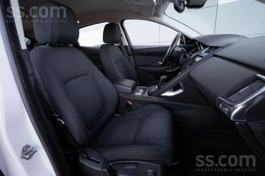 Белый Ягуар E-Pace 2018 в Елгава, объемом двигателя 2.00 л и пробегом 128 тыс. км за 13999 €, фото 16 на AUTOMOTO.COM.LV