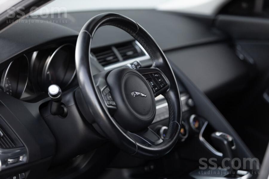 Белый Ягуар E-Pace 2018 в Елгава, объемом двигателя 2.00 л и пробегом 128 тыс. км за 13999 €, фото 17 на AUTOMOTO.COM.LV