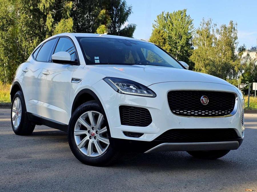 White Jaguar E-Pace 2018 in Taurage, with an engine capacity of 2.00 L and mileage of 202 thousand km for 12500 €, photo 4 on AUTOMOTO.COM.LV