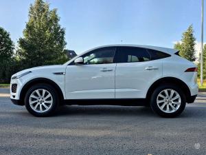 White Jaguar E-Pace 2018 in Taurage, with an engine capacity of 2.00 L and mileage of 202 thousand km for 12500 €, photo 9 on AUTOMOTO.COM.LV