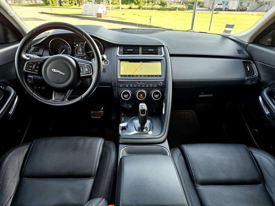 White Jaguar E-Pace 2018 in Taurage, with an engine capacity of 2.00 L and mileage of 202 thousand km for 12500 €, photo 12 on AUTOMOTO.COM.LV