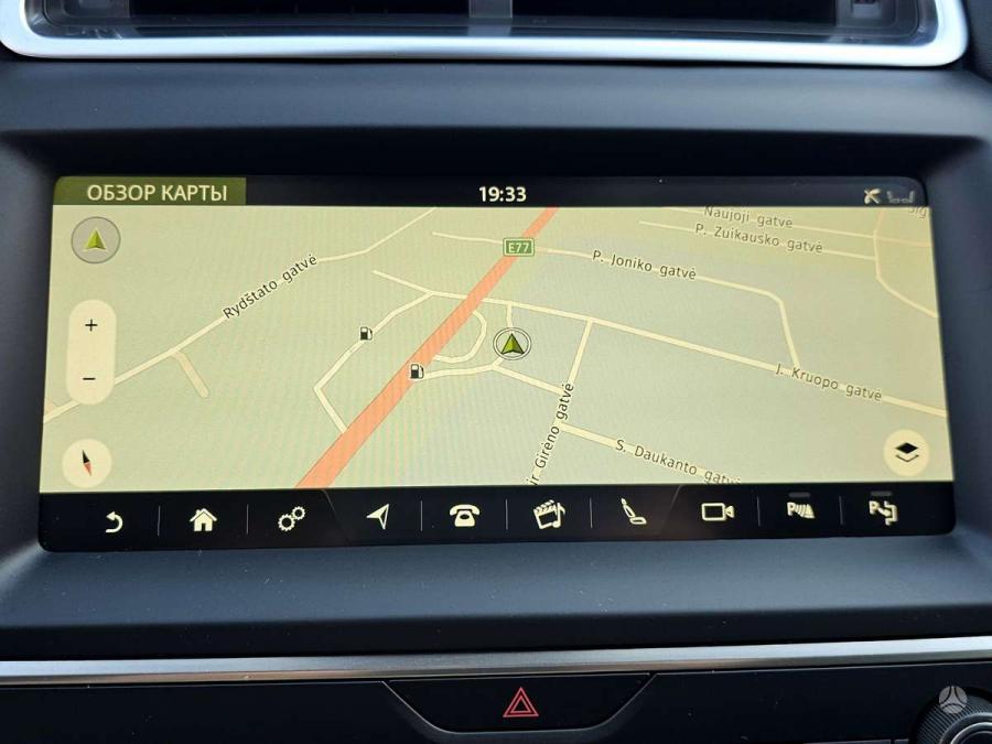White Jaguar E-Pace 2018 in Taurage, with an engine capacity of 2.00 L and mileage of 202 thousand km for 12500 €, photo 20 on AUTOMOTO.COM.LV