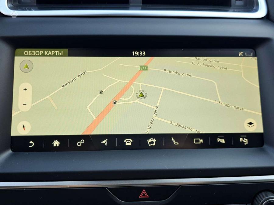 White Jaguar E-Pace 2018 in Taurage, with an engine capacity of 2.00 L and mileage of 202 thousand km for 12500 €, photo 20 on AUTOMOTO.COM.LV