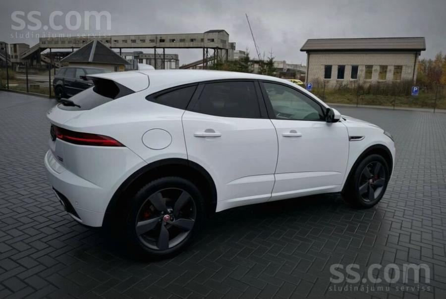 White Jaguar E-Pace 2019 in Telschi, with an engine capacity of 2.00 L and mileage of 215 thousand km for 13699 €, photo 11 on AUTOMOTO.COM.LV