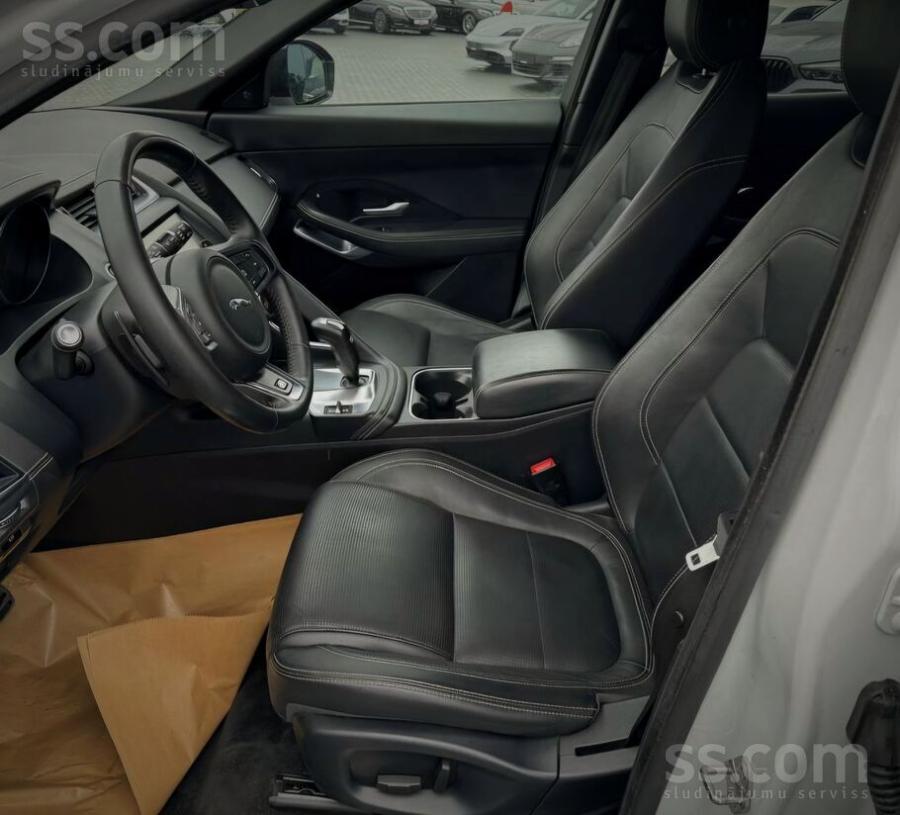 White Jaguar E-Pace 2019 in Telschi, with an engine capacity of 2.00 L and mileage of 215 thousand km for 13699 €, photo 12 on AUTOMOTO.COM.LV