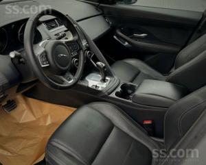 White Jaguar E-Pace 2019 in Telschi, with an engine capacity of 2.00 L and mileage of 215 thousand km for 13699 €, photo 13 on AUTOMOTO.COM.LV