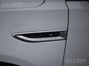 White Jaguar E-Pace 2019 in Telschi, with an engine capacity of 2.00 L and mileage of 215 thousand km for 13699 €, photo 23 on AUTOMOTO.COM.LV