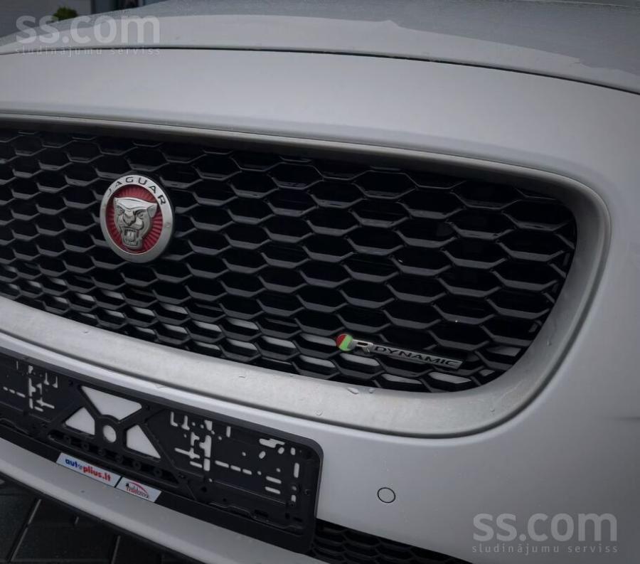 White Jaguar E-Pace 2019 in Telschi, with an engine capacity of 2.00 L and mileage of 215 thousand km for 13699 €, photo 24 on AUTOMOTO.COM.LV