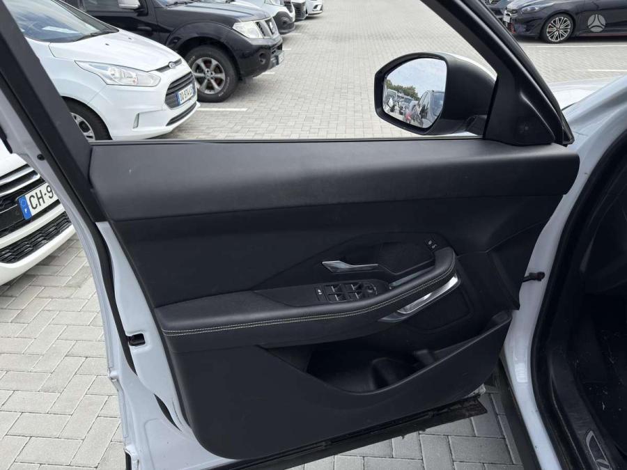 White Jaguar E-Pace 2019 in Taurage, with an engine capacity of 2.00 L and mileage of 123 thousand km for 9500 €, photo 7 on AUTOMOTO.COM.LV