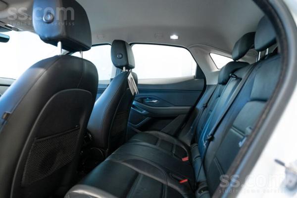 White Jaguar E-Pace 2020 in Riga, with an engine capacity of 2.00 L and mileage of 73 thousand km for 17990 €, photo 11 on AUTOMOTO.COM.LV