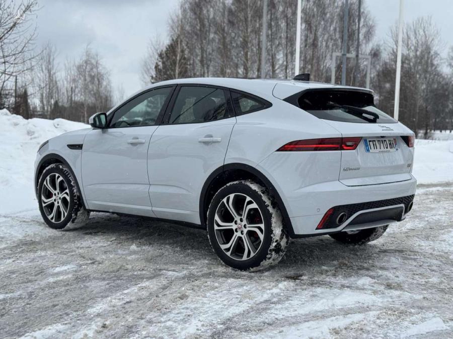 Белый Ягуар E-Pace 2020 в Таураге, объемом двигателя 2.00 л и пробегом 149 тыс. км за 15500 €, фото 6 на AUTOMOTO.COM.LV