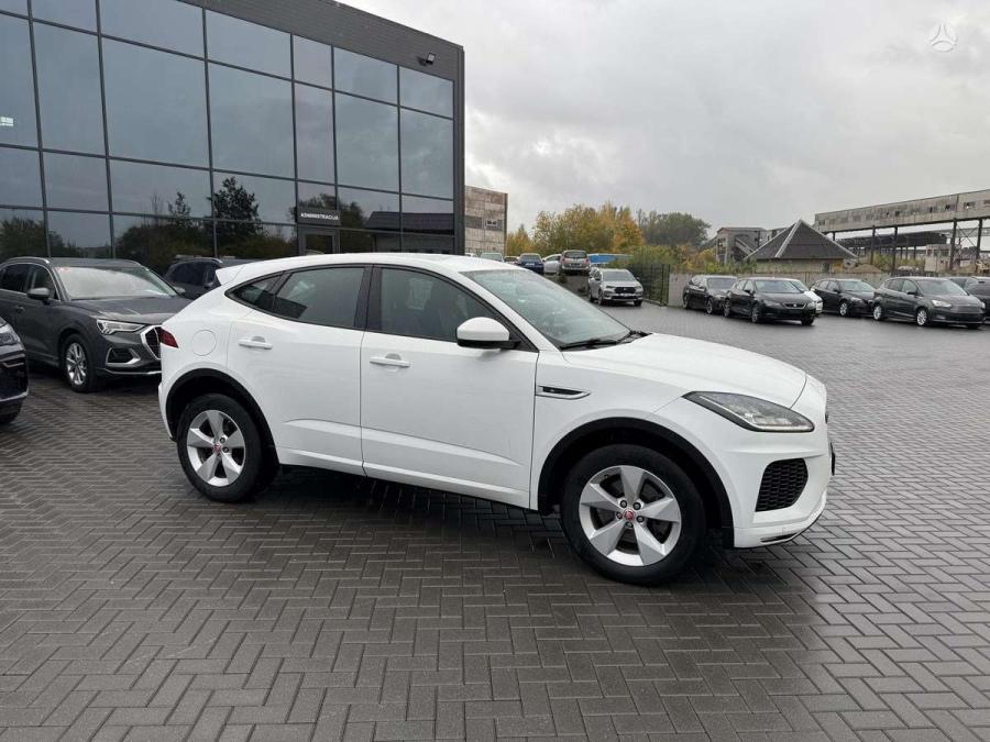 White Jaguar E-Pace 2021 in Telschi, with an engine capacity of 2.00 L and mileage of 126 thousand km for 10500 €, photo 9 on AUTOMOTO.COM.LV