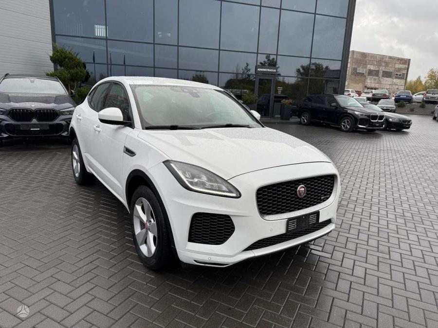 White Jaguar E-Pace 2021 in Telschi, with an engine capacity of 2.00 L and mileage of 126 thousand km for 10500 €, photo 10 on AUTOMOTO.COM.LV