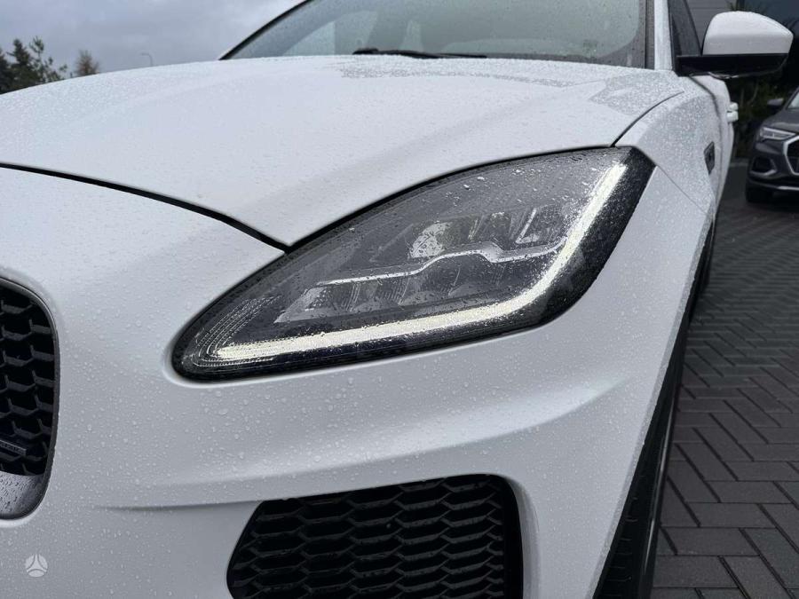White Jaguar E-Pace 2021 in Telschi, with an engine capacity of 2.00 L and mileage of 126 thousand km for 10500 €, photo 12 on AUTOMOTO.COM.LV