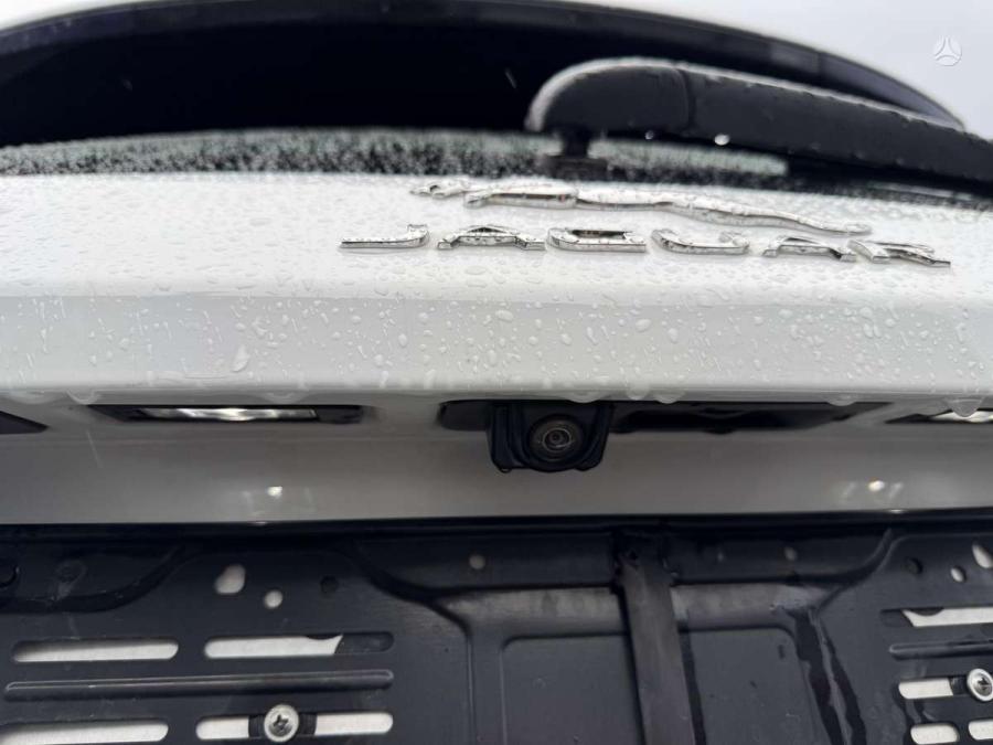 White Jaguar E-Pace 2021 in Telschi, with an engine capacity of 2.00 L and mileage of 126 thousand km for 10500 €, photo 17 on AUTOMOTO.COM.LV