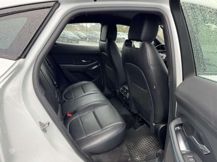 White Jaguar E-Pace 2021 in Telschi, with an engine capacity of 2.00 L and mileage of 126 thousand km for 10500 €, photo 22 on AUTOMOTO.COM.LV