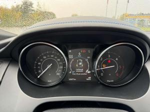 White Jaguar E-Pace 2021 in Telschi, with an engine capacity of 2.00 L and mileage of 126 thousand km for 10500 €, photo 25 on AUTOMOTO.COM.LV