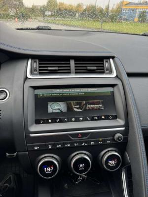 White Jaguar E-Pace 2021 in Telschi, with an engine capacity of 2.00 L and mileage of 126 thousand km for 10500 €, photo 30 on AUTOMOTO.COM.LV