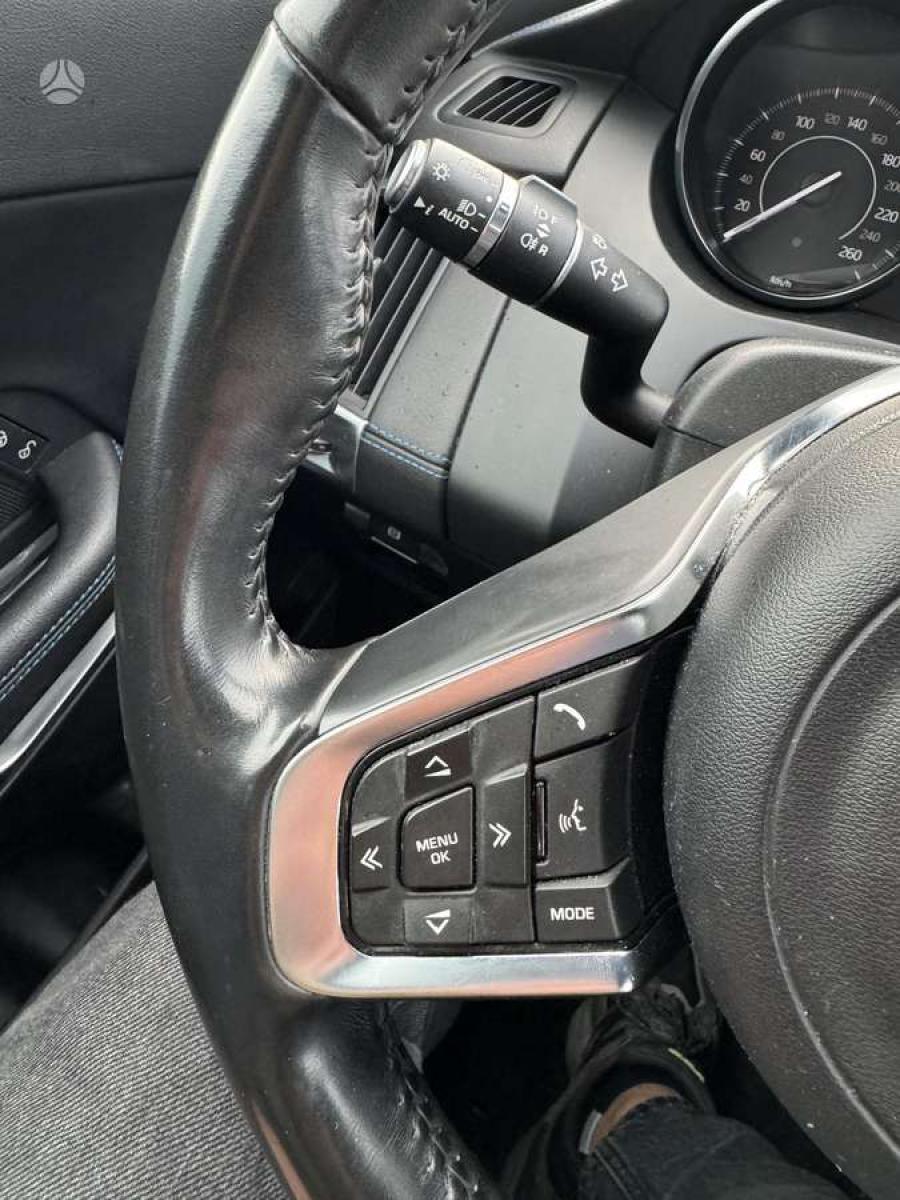 White Jaguar E-Pace 2021 in Telschi, with an engine capacity of 2.00 L and mileage of 126 thousand km for 10500 €, photo 34 on AUTOMOTO.COM.LV