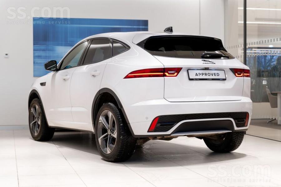 Balts Jaguar E-Pace 2024 Rīga, ar dzinēja tilpumu 2.00 L un nobraukumu 33 tūkst. km par 35990 €, foto 6 vietnē AUTOMOTO.COM.LV