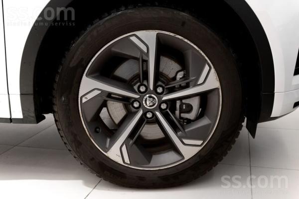 Balts Jaguar E-Pace 2024 Rīga, ar dzinēja tilpumu 2.00 L un nobraukumu 33 tūkst. km par 35990 €, foto 6 vietnē AUTOMOTO.COM.LV
