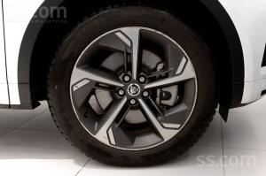 Balts Jaguar E-Pace 2024 Rīga, ar dzinēja tilpumu 2.00 L un nobraukumu 33 tūkst. km par 35990 €, foto 7 vietnē AUTOMOTO.COM.LV