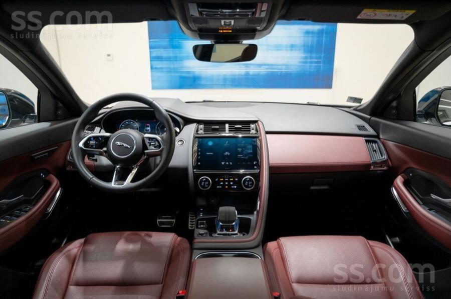 Balts Jaguar E-Pace 2024 Rīga, ar dzinēja tilpumu 2.00 L un nobraukumu 33 tūkst. km par 35990 €, foto 10 vietnē AUTOMOTO.COM.LV