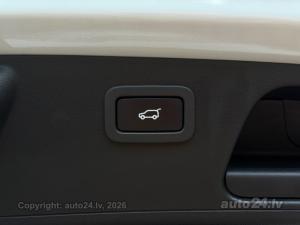 Белый Ягуар E-Pace 2018 в Пярну, объемом двигателя 2.00 л и пробегом 159 тыс. км за 19990 €, фото 26 на AUTOMOTO.COM.LV