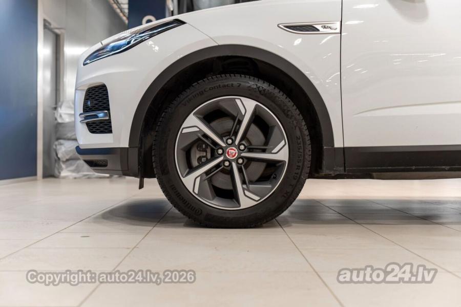 Белый Ягуар E-Pace 2023 в Таллин, объемом двигателя 2.00 л и пробегом 15 тыс. км за 42500 €, фото 20 на AUTOMOTO.COM.LV