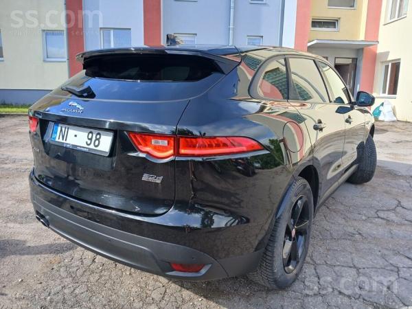 Melns Jaguar E-Type 2017 Bauska, ar dzinēja tilpumu 2.00 L un nobraukumu 281 tūkst. km par 11490 €, foto 5 vietnē AUTOMOTO.COM.LV