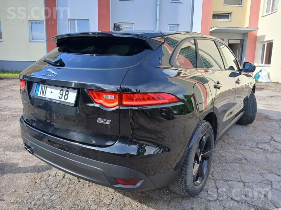 Melns Jaguar E-Type 2017 Bauska, ar dzinēja tilpumu 2.00 L un nobraukumu 281 tūkst. km par 11490 €, foto 6 vietnē AUTOMOTO.COM.LV