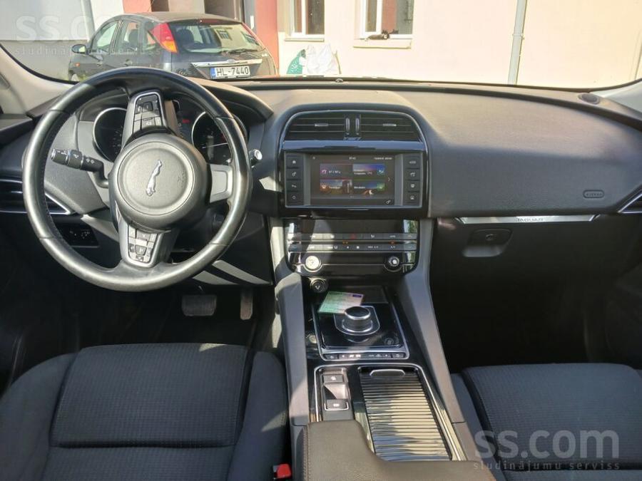 Melns Jaguar E-Type 2017 Bauska, ar dzinēja tilpumu 2.00 L un nobraukumu 281 tūkst. km par 11490 €, foto 13 vietnē AUTOMOTO.COM.LV