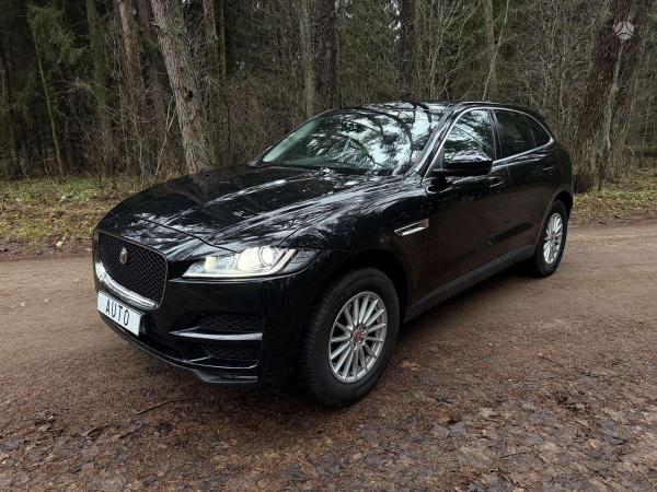 Black Jaguar F-Pace 2016 in Taurage, with an engine capacity of 2.00 L and mileage of 123 thousand km for 10900 €, photo 2 on AUTOMOTO.COM.LV